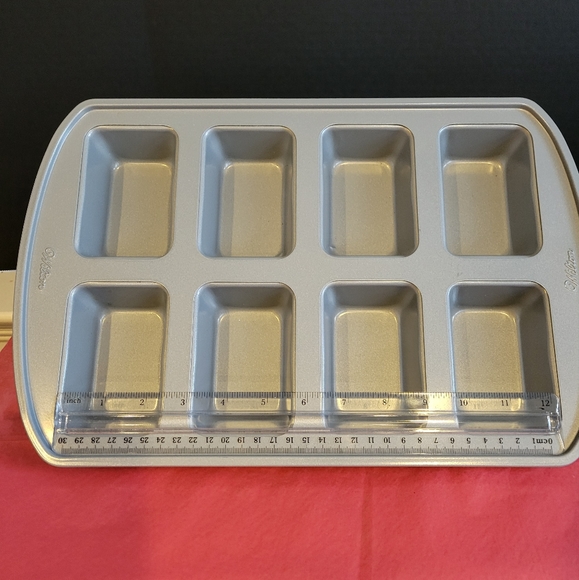 Wilton | Kitchen | Wilton Mini Baking Pan Eight Cavities | Poshmark